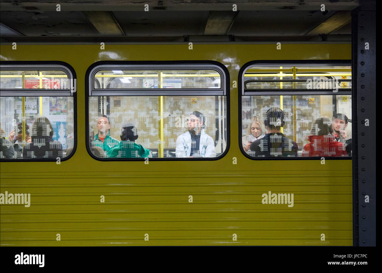Berlin germany rush hour on hi-res stock photography and images - Alamy
