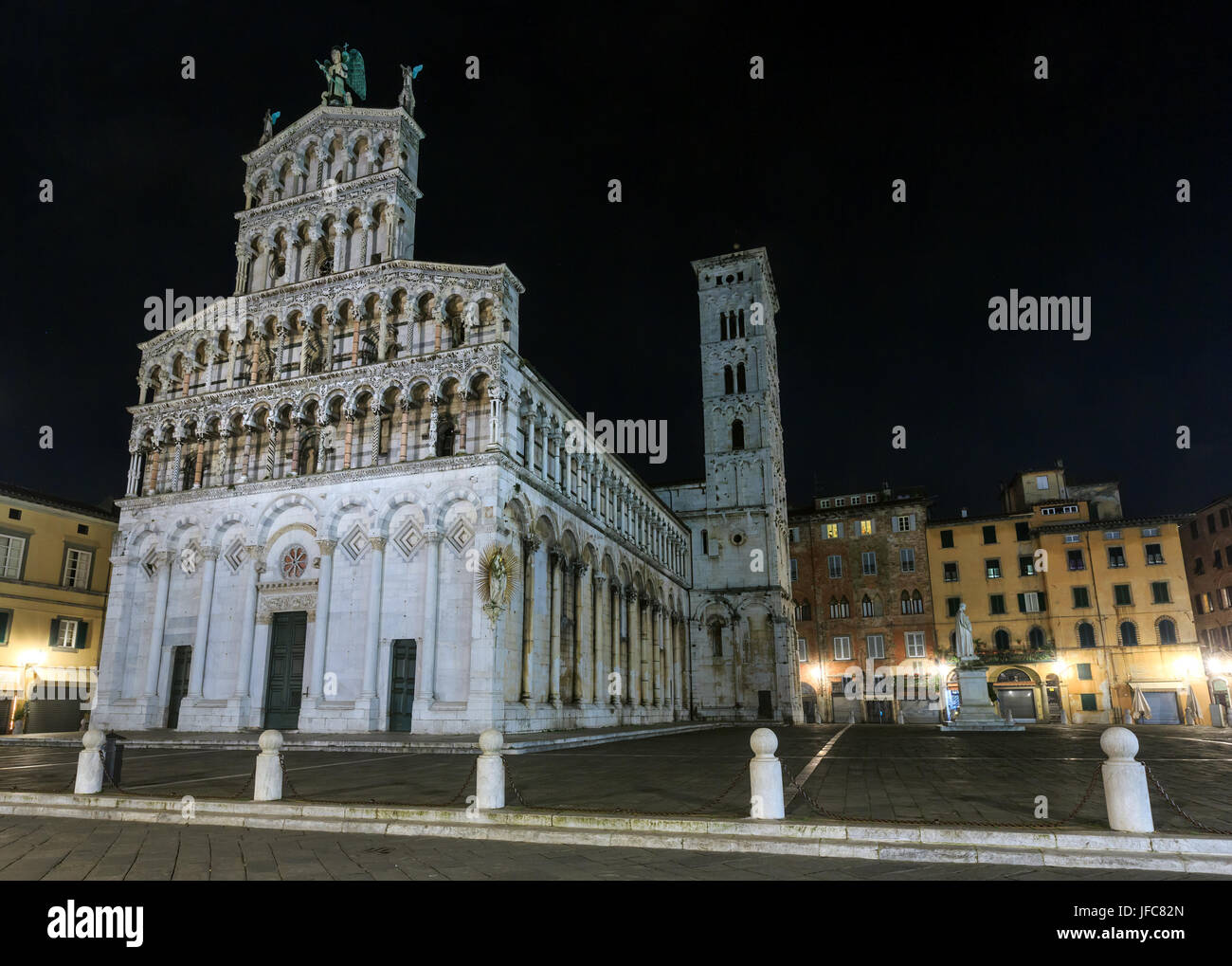 Lucca city night view Stock Photo - Alamy