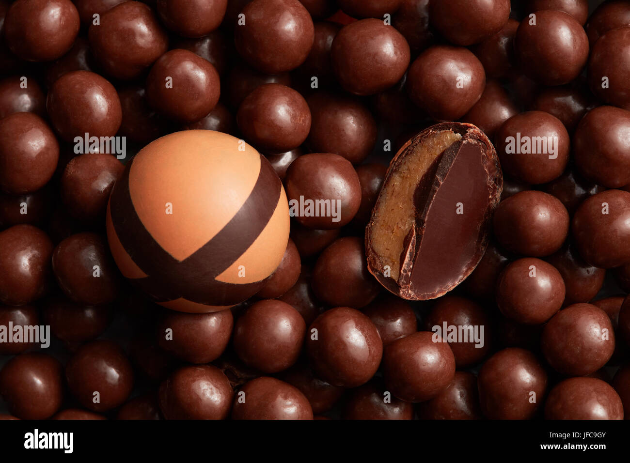 broken chocolate candies Stock Photo - Alamy
