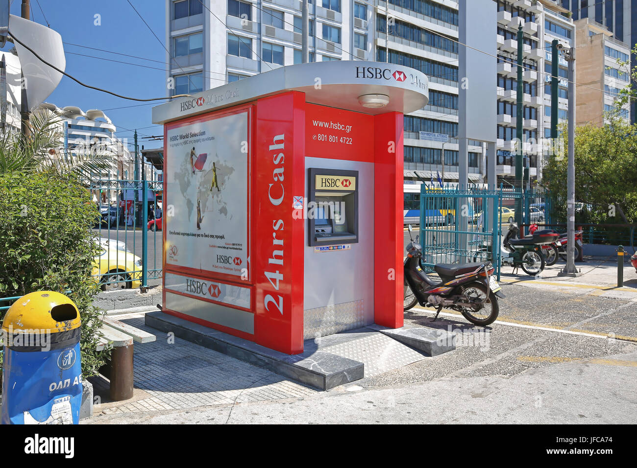 Hsbc atm machine hi-res stock photography and images - Alamy
