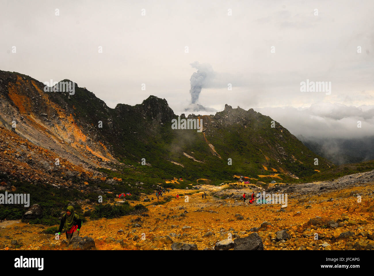 Indonesia. 29th June, 2017. Mount Sinabung continue its eruption as ...