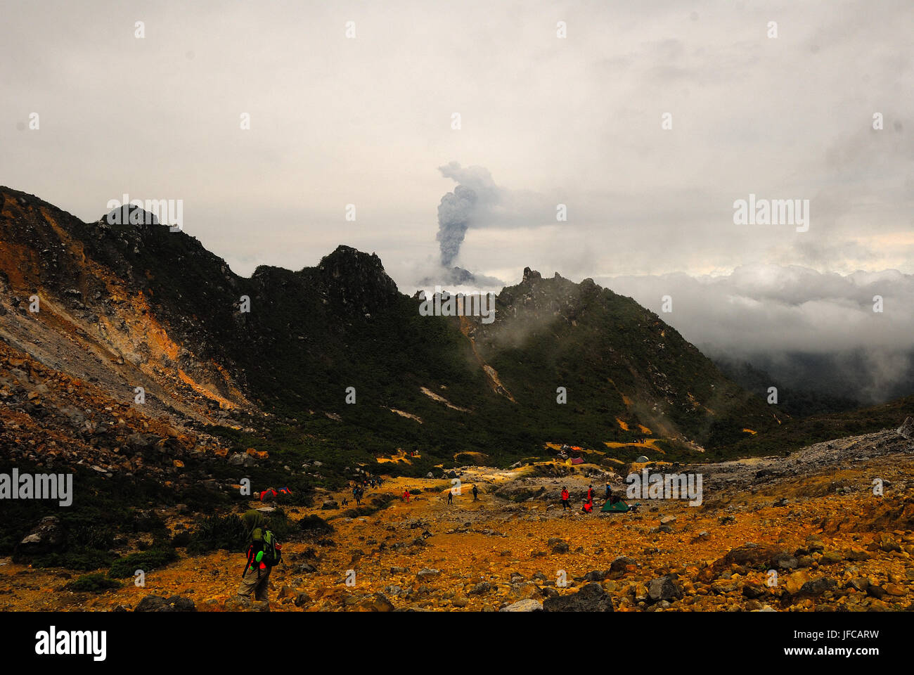Indonesia. 29th June, 2017. Mount Sinabung continue its eruption as ...