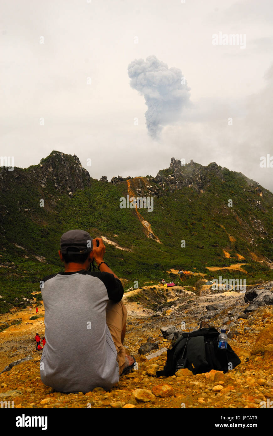 Indonesia. 29th June, 2017. Mount Sinabung continue its eruption as ...