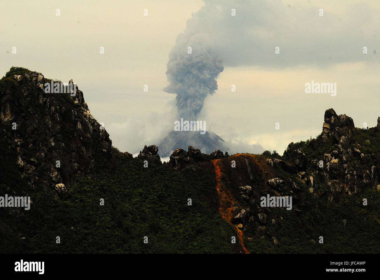 Indonesia. 29th June, 2017. Mount Sinabung continue its eruption as ...