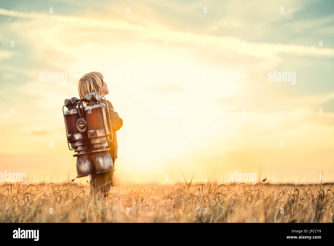 Corn field sunset child boy hi-res stock photography and images - Alamy