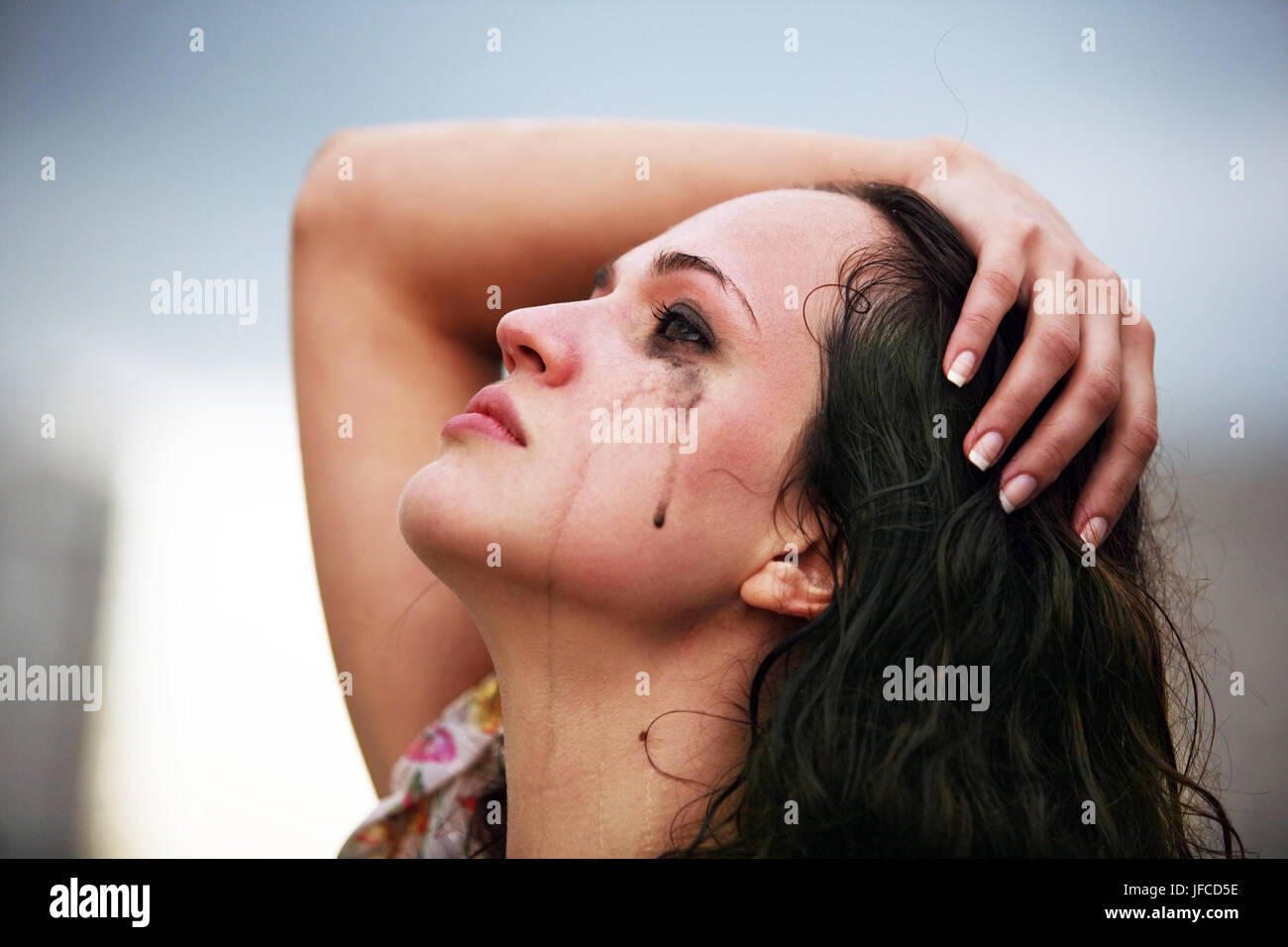 Lonely cry hi-res stock photography and images - Alamy