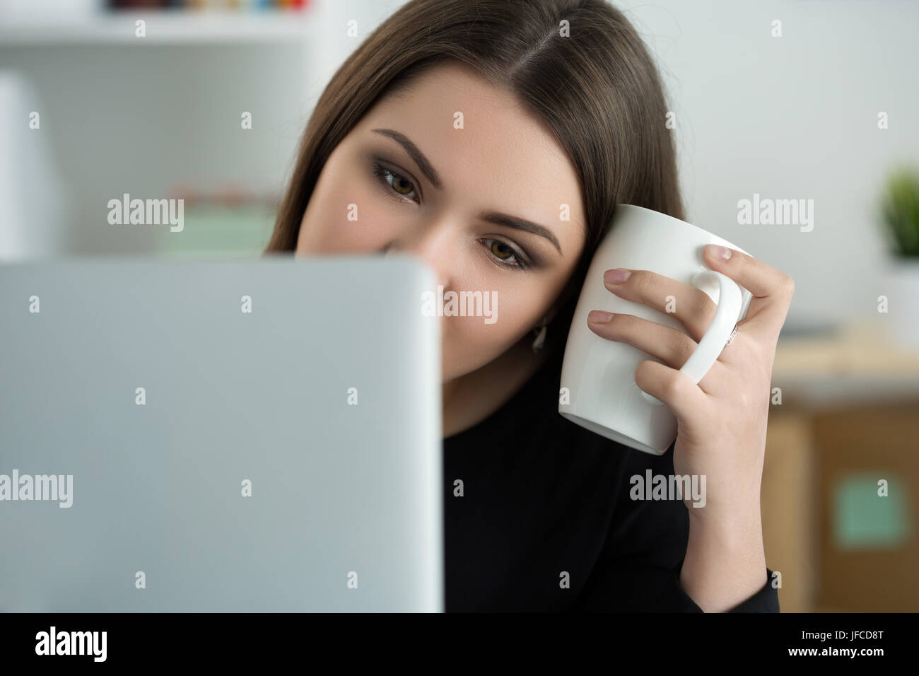 Tea making office hi-res stock photography and images - Alamy