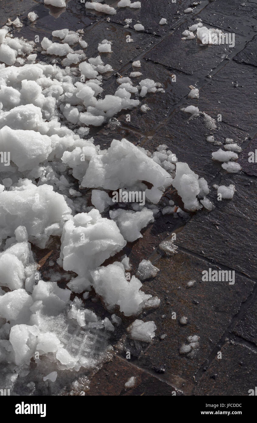 Snow puddle sun hi-res stock photography and images - Alamy