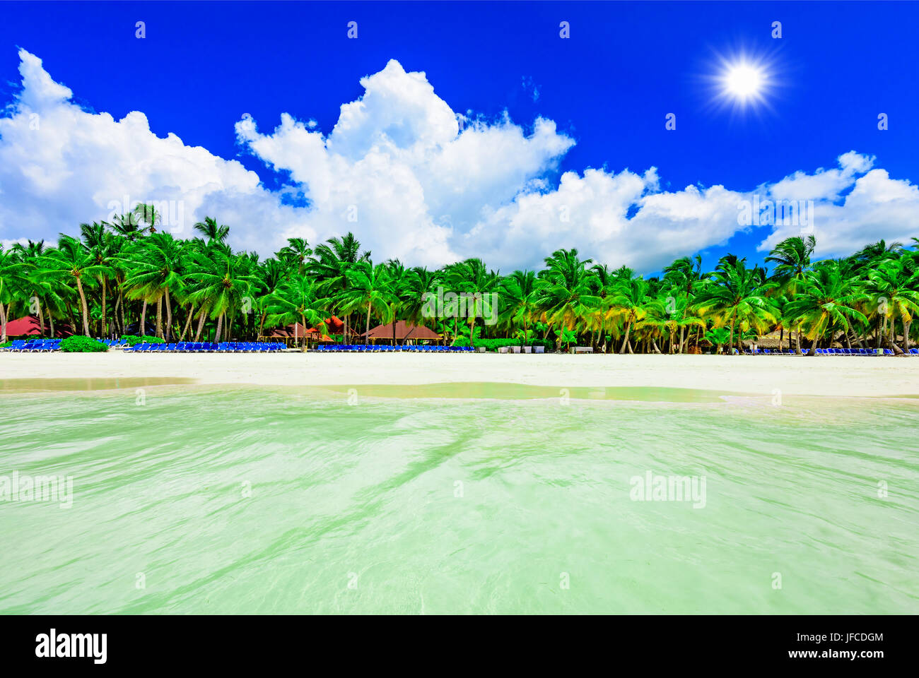 sun Caribbean beach Stock Photo - Alamy