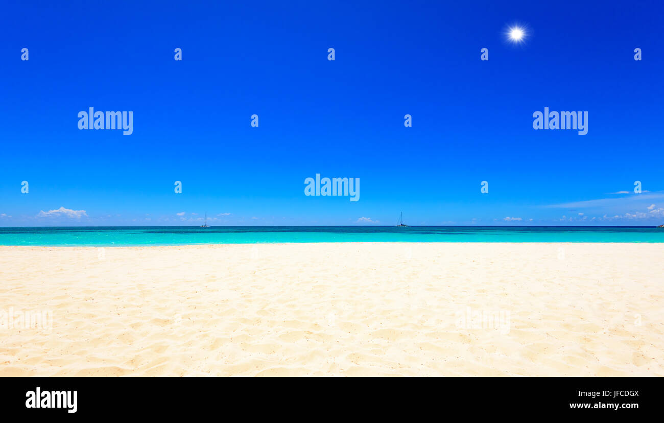 sun Caribbean beach Stock Photo - Alamy