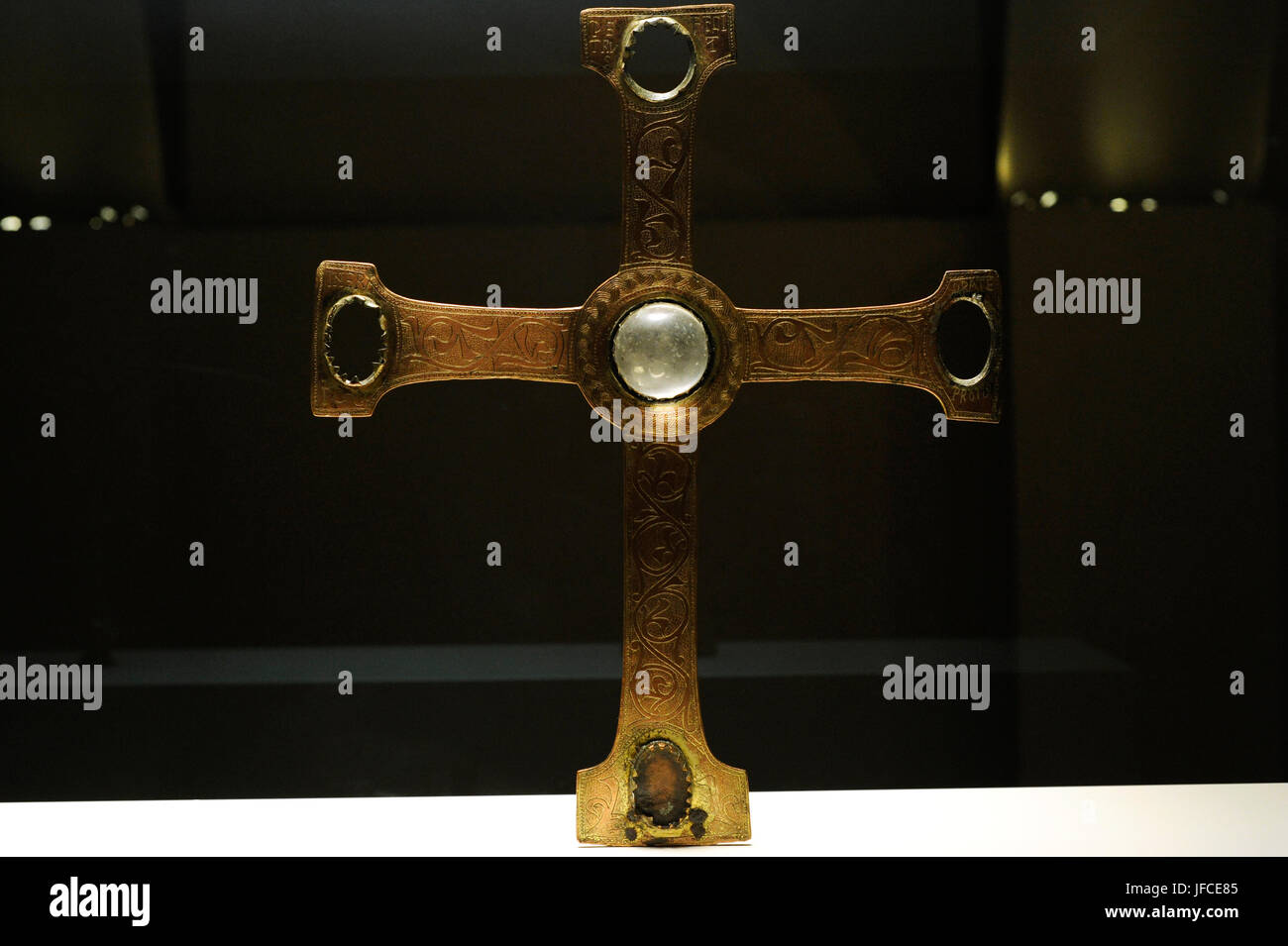 Bronze cross hi-res stock photography and images - Alamy