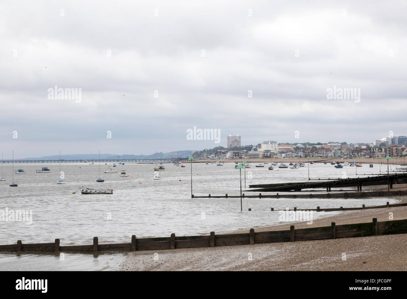 Colourful huts beach southend on sea hi-res stock photography and ...
