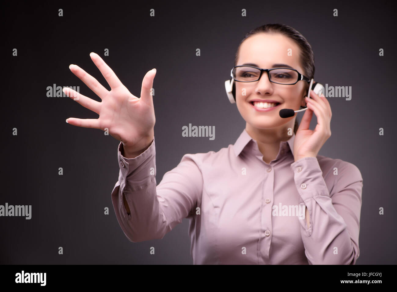 Virtual helpdesk hi-res stock photography and images - Alamy