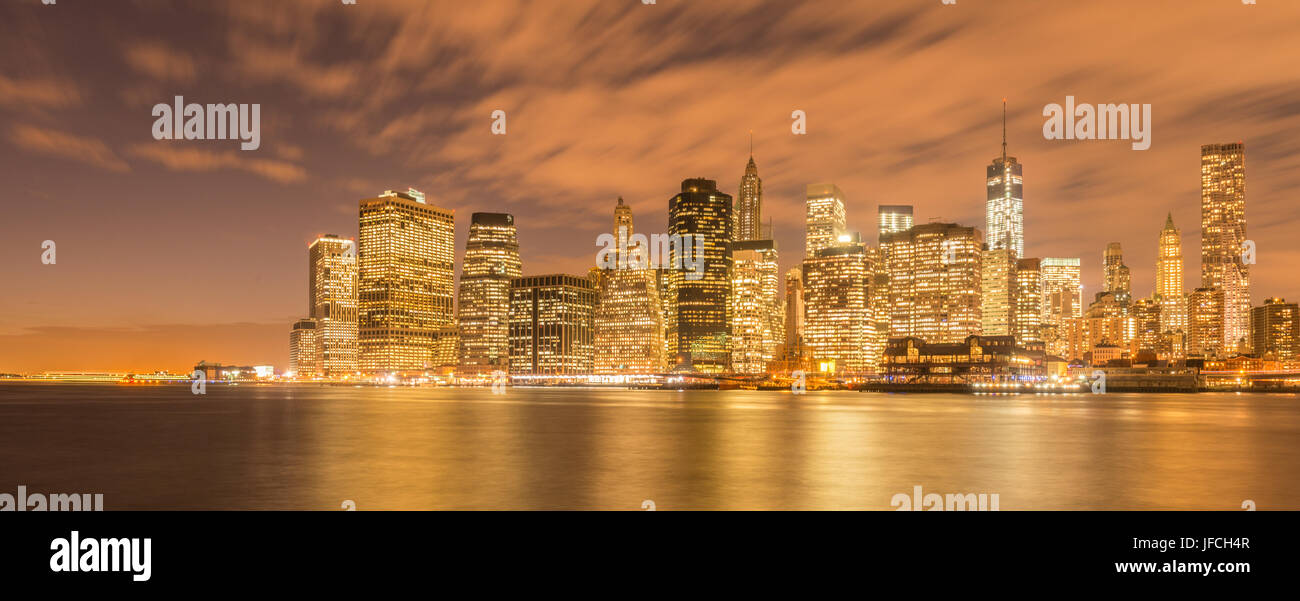 View of lower Manhattan from Brooklyn Stock Photo - Alamy
