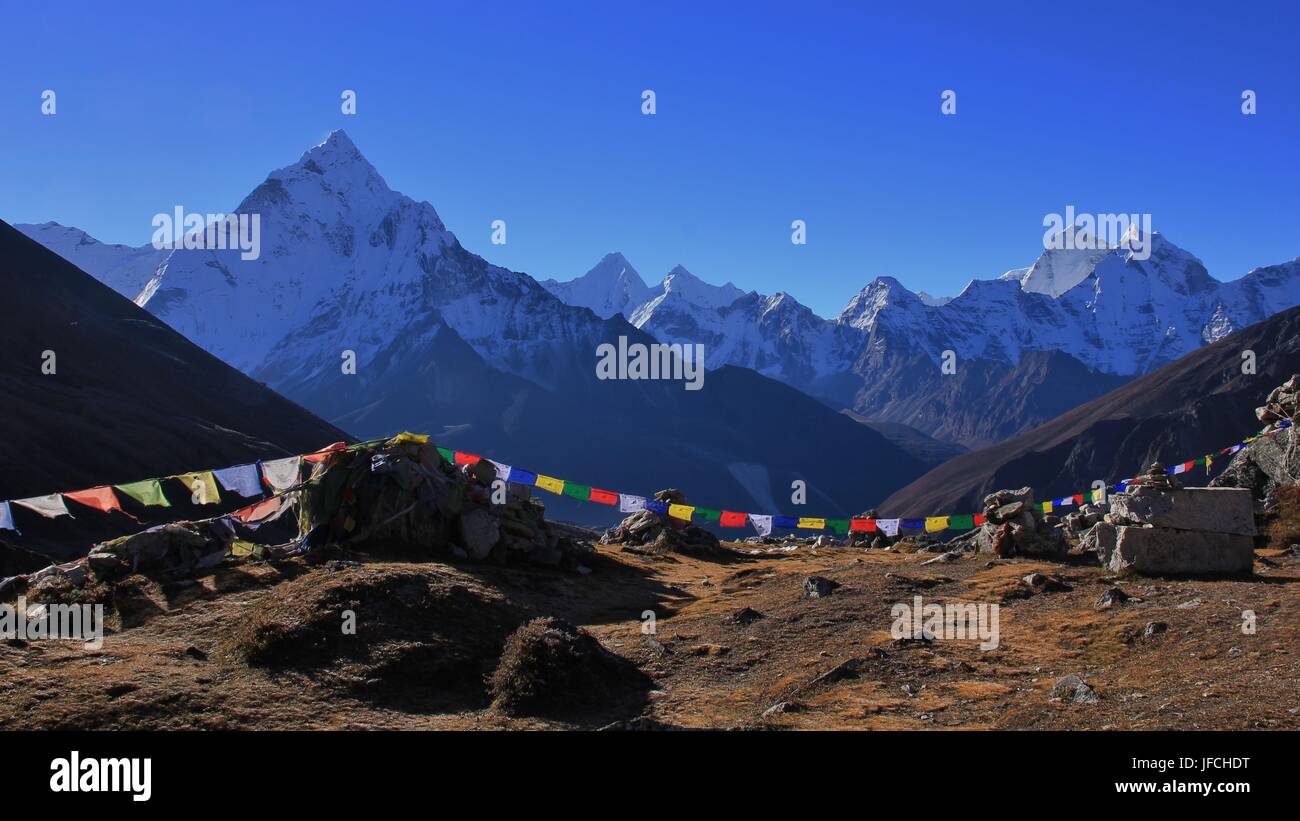 Ama dablam prayer flags hi-res stock photography and images - Alamy