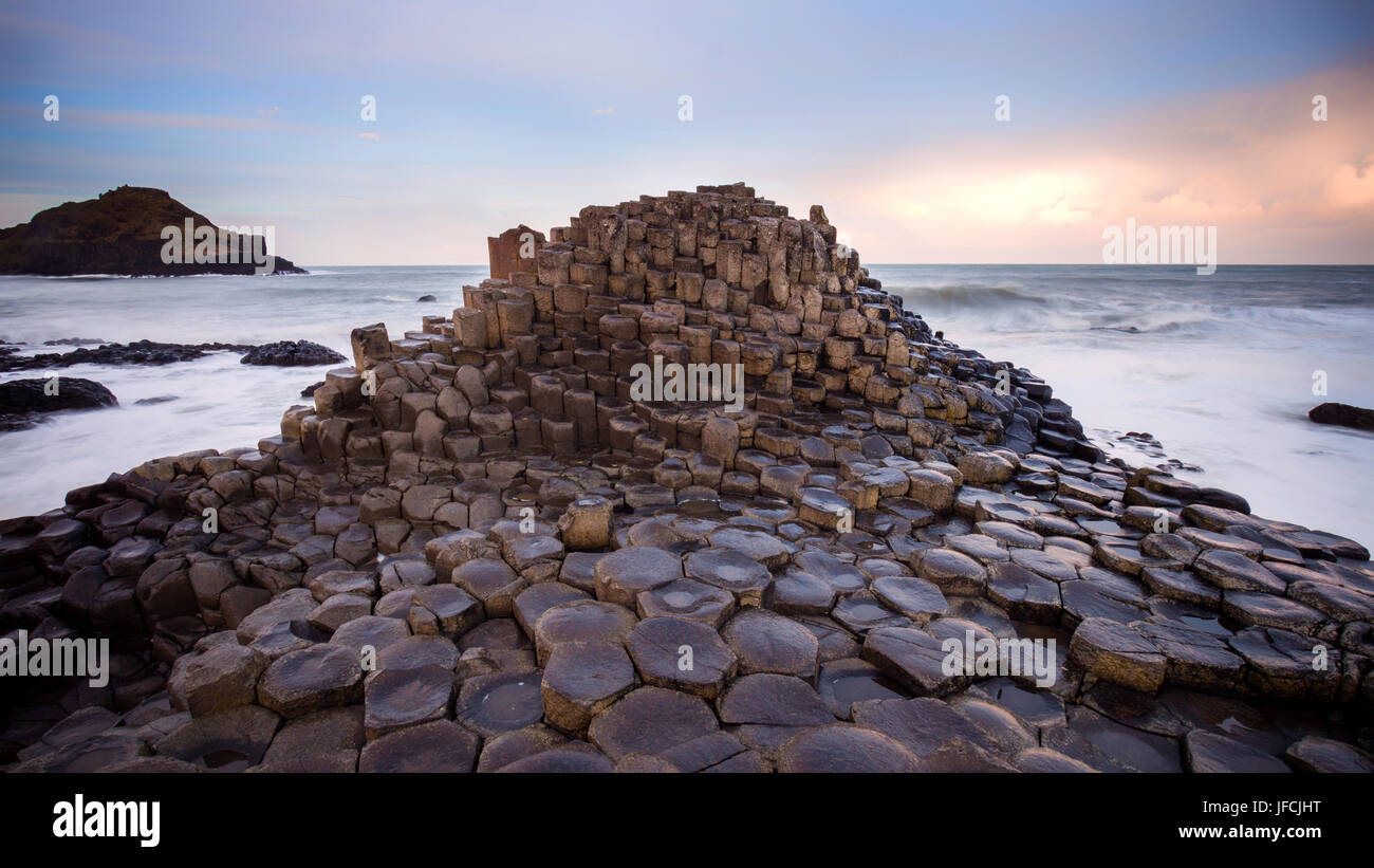 Lava formation northern ireland hi-res stock photography and images - Alamy