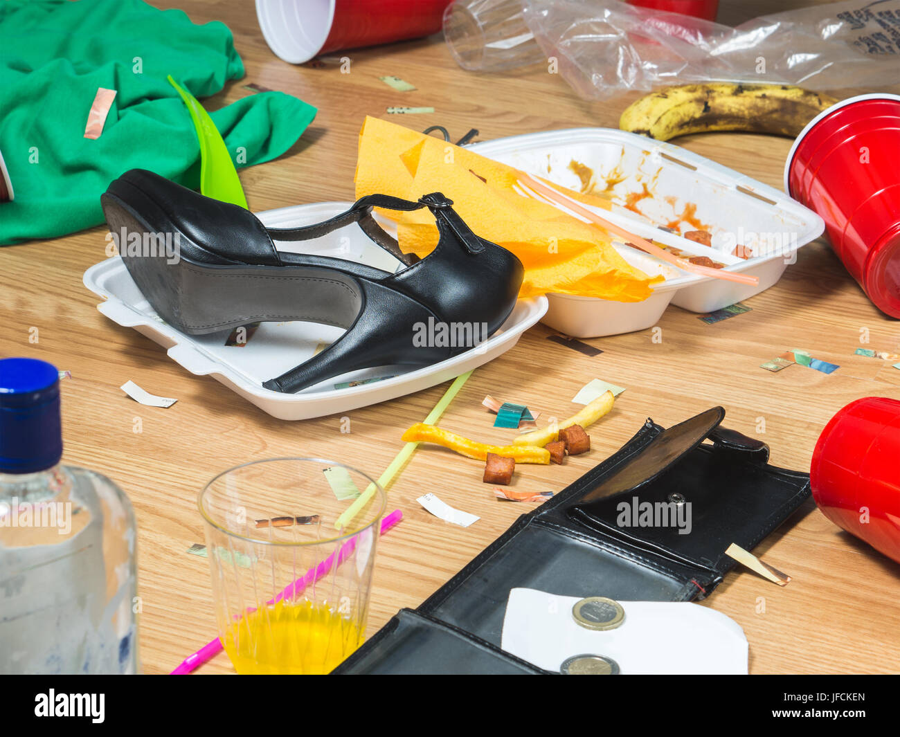After party mess hi-res stock photography and images - Alamy