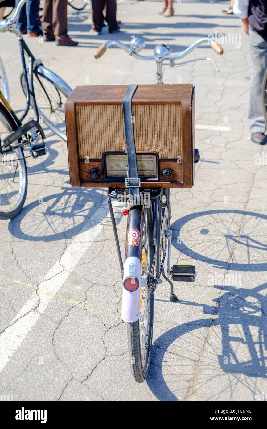 Vintage bicycles, celebrating old style cycling Stock Photo - Alamy