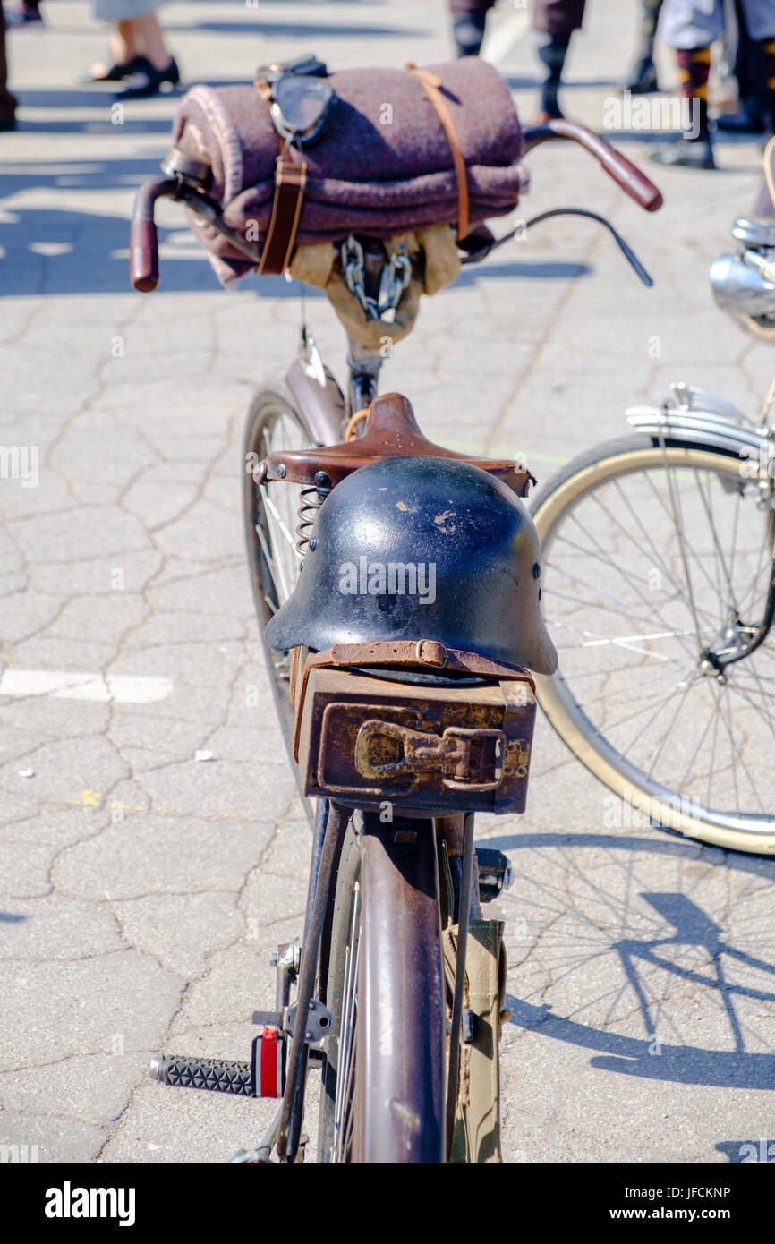 Vintage bicycles, celebrating old style cycling Stock Photo - Alamy