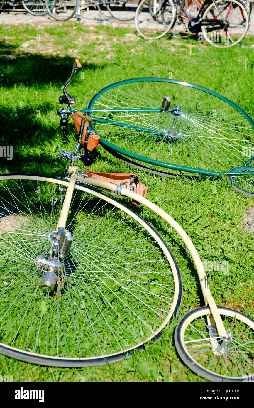 Vintage bicycles, celebrating old style cycling Stock Photo - Alamy