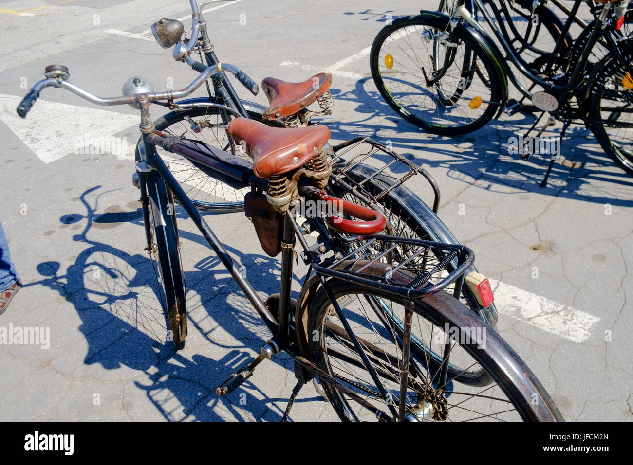 Vintage bicycles, celebrating old style cycling Stock Photo - Alamy