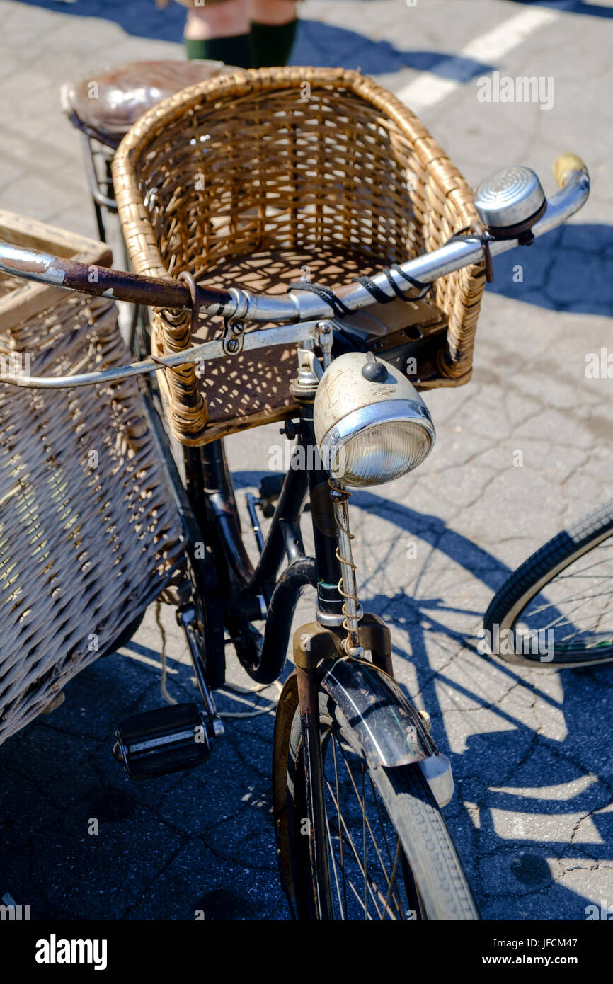 Vintage bicycles, celebrating old style cycling Stock Photo - Alamy