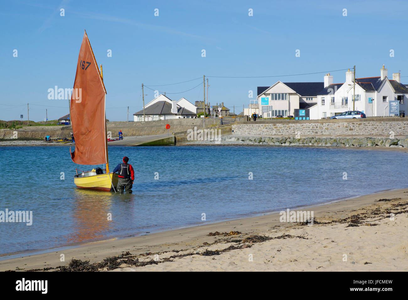 Bay of dinghy boat hi-res stock photography and images - Alamy