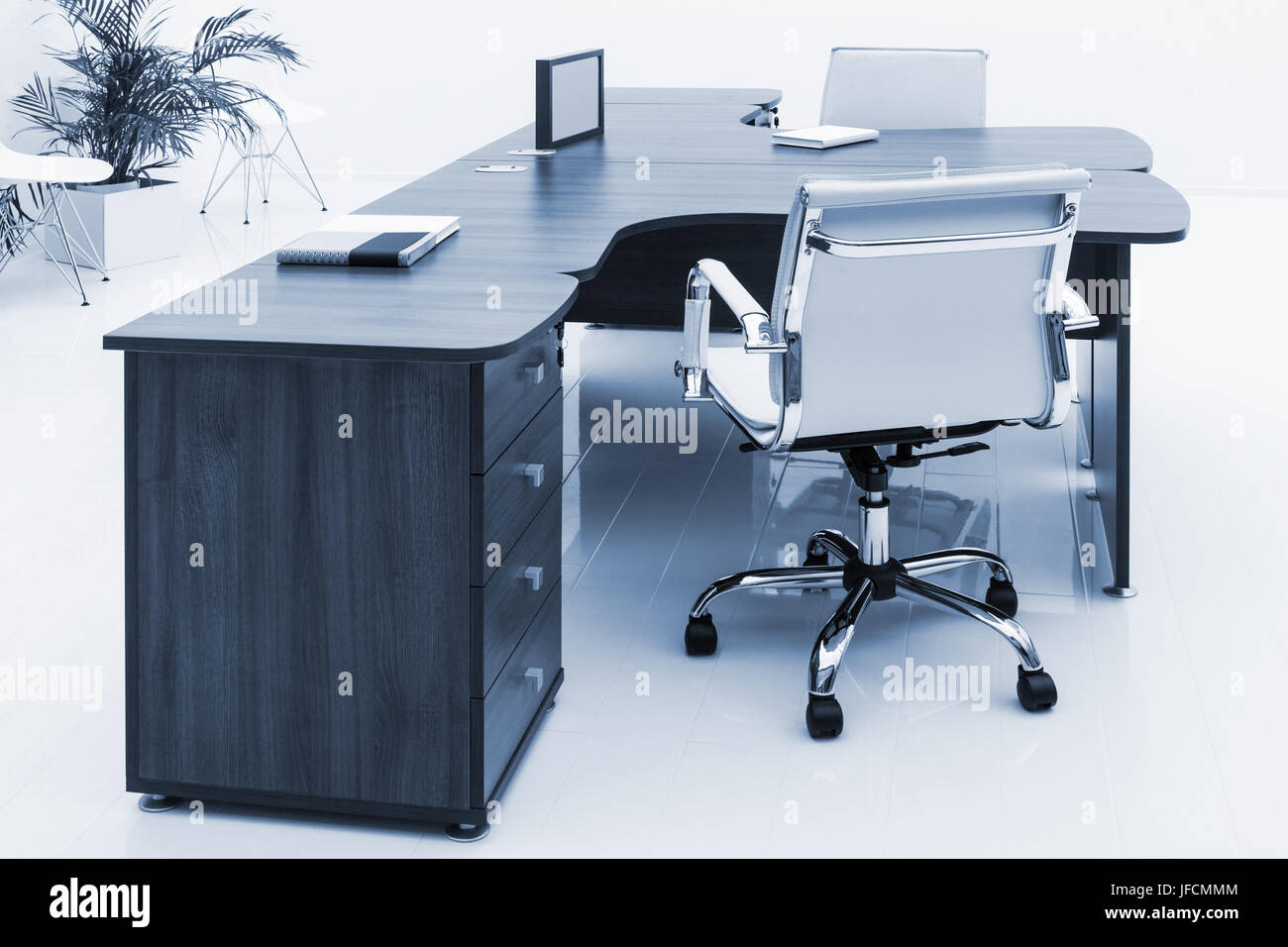 White desks hi-res stock photography and images - Alamy
