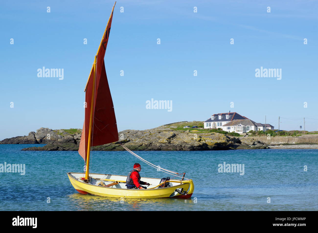 Bay of dinghy boat hi-res stock photography and images - Alamy