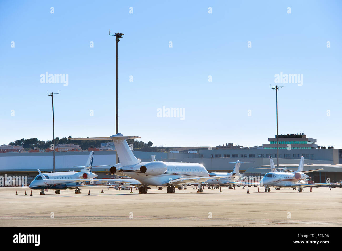 Airport overview hi-res stock photography and images - Alamy