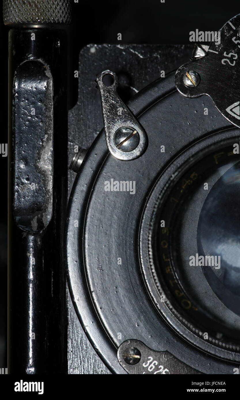 Retro camera lens hi-res stock photography and images - Alamy