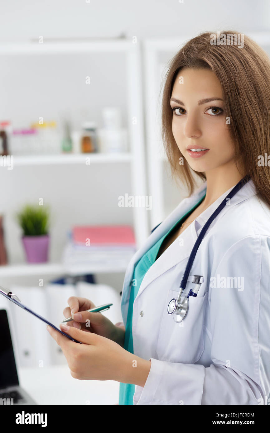 Ward round hi-res stock photography and images - Alamy