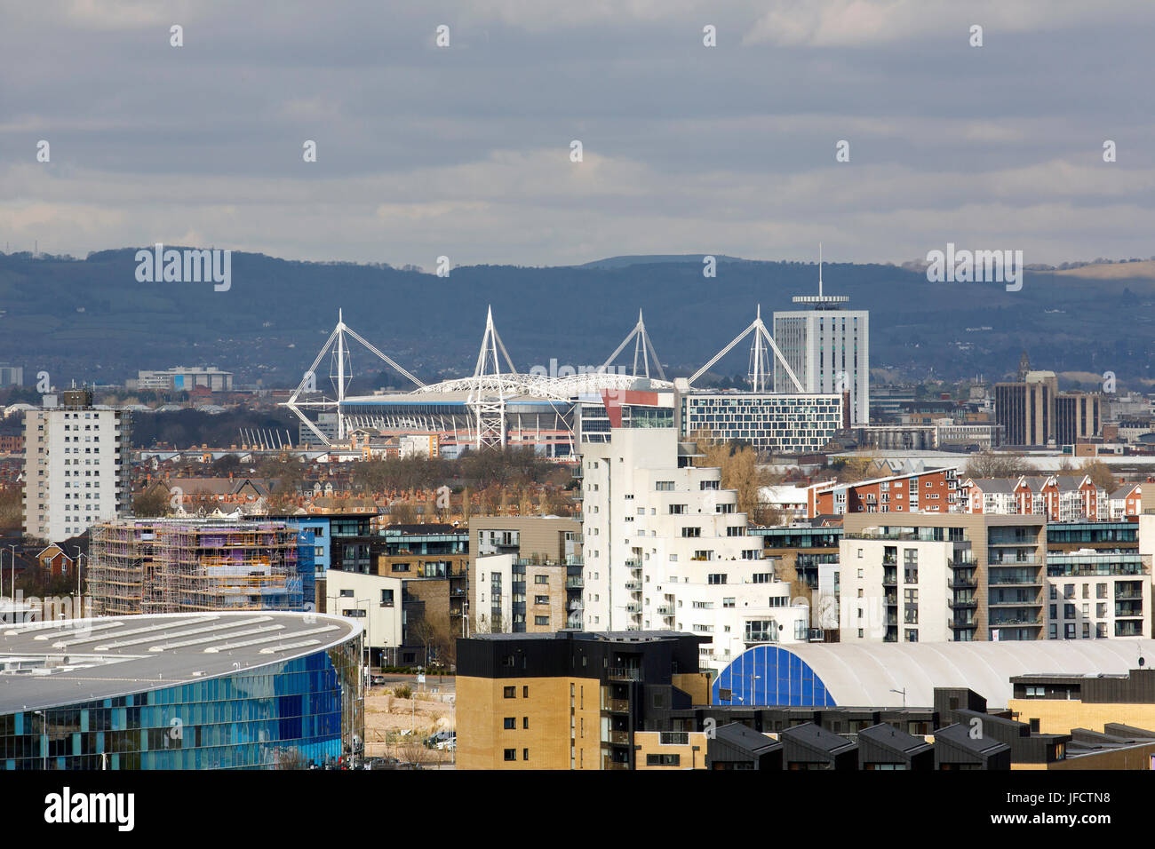 Cardiff skyline hi-res stock photography and images - Alamy