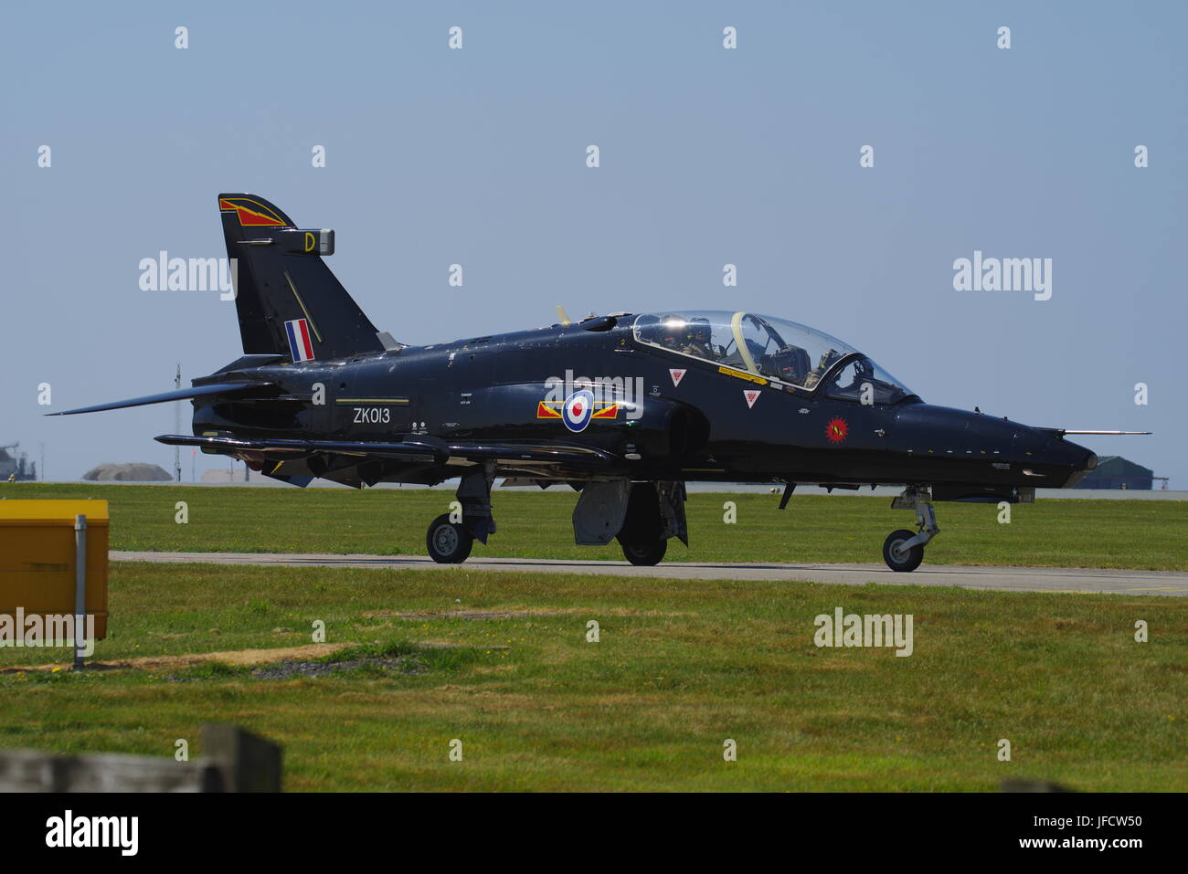 BAe Hawk T Mk 2 ZK013, RAF Anglesey Stock Photo - Alamy