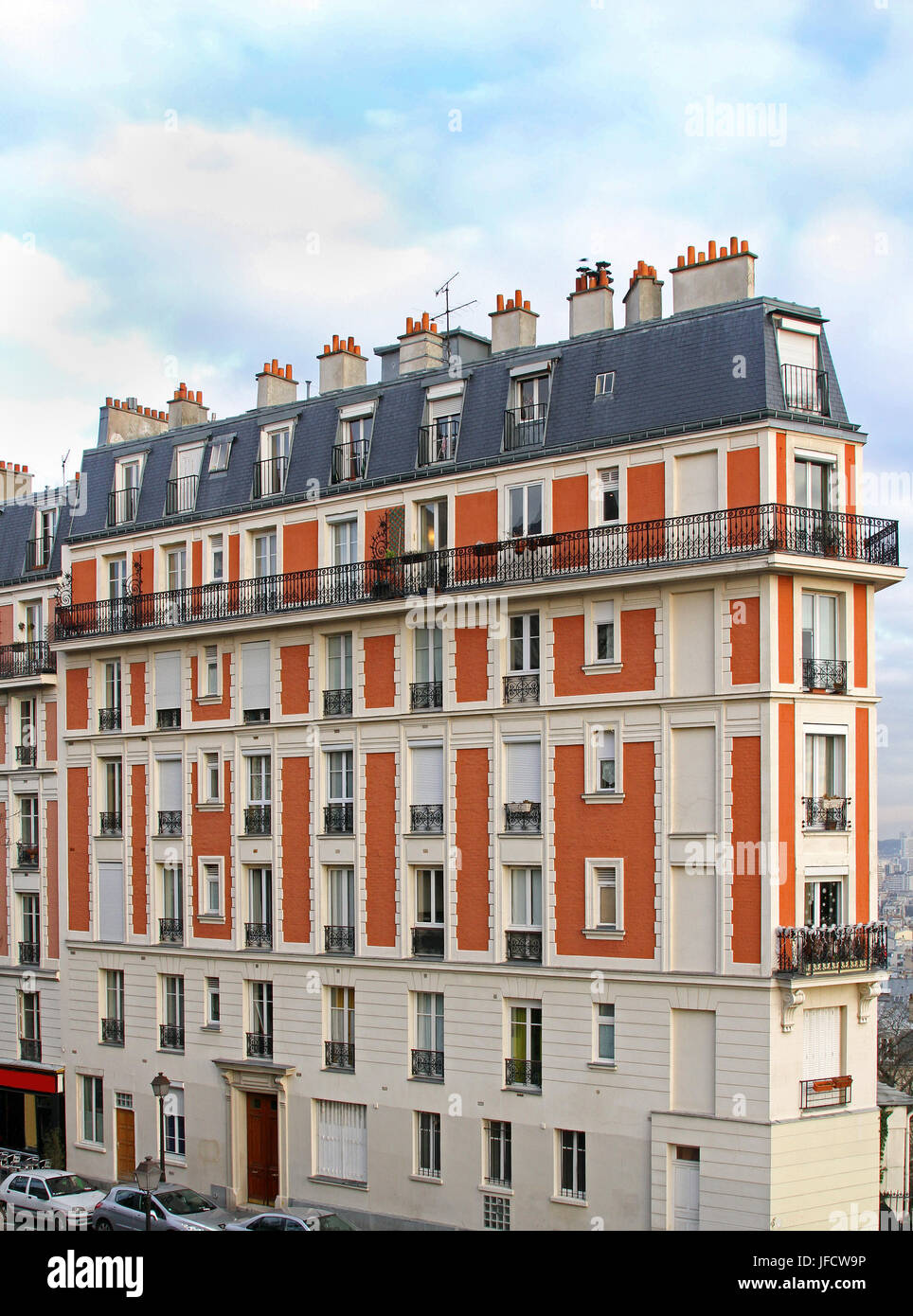 Paris corner building hi-res stock photography and images - Alamy