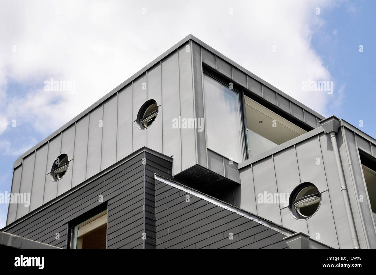 Porthole windows hi-res stock photography and images - Alamy