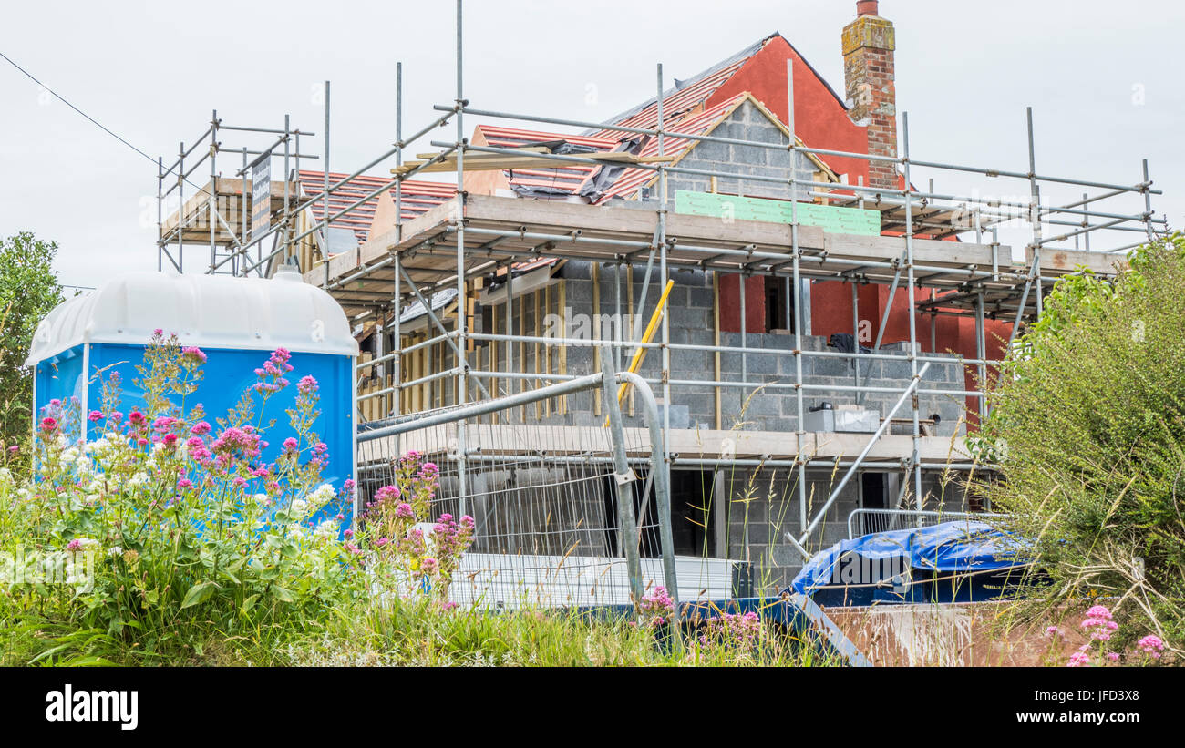 Scaffolding around house hi-res stock photography and images - Alamy