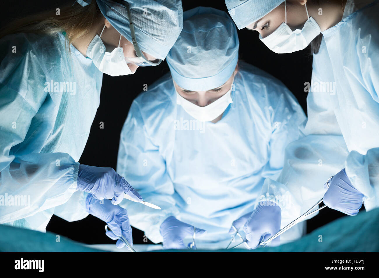 Operation medical students hi-res stock photography and images - Alamy