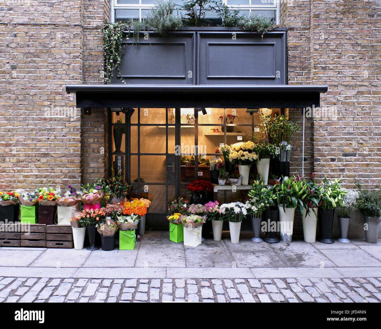 Flower shop Stock Photo - Alamy