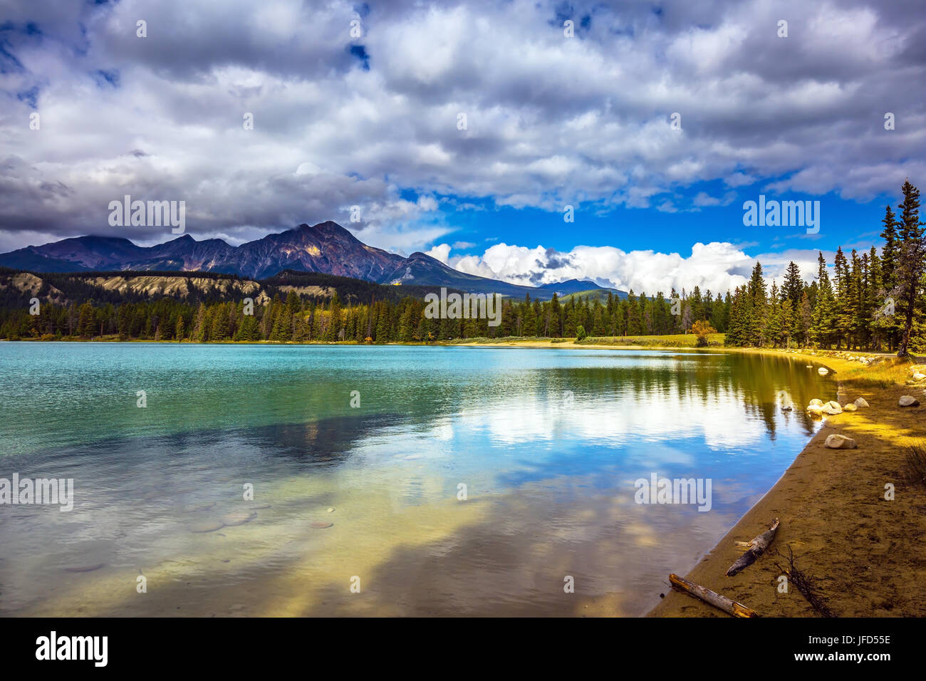 The picturesque oval lake Stock Photo - Alamy