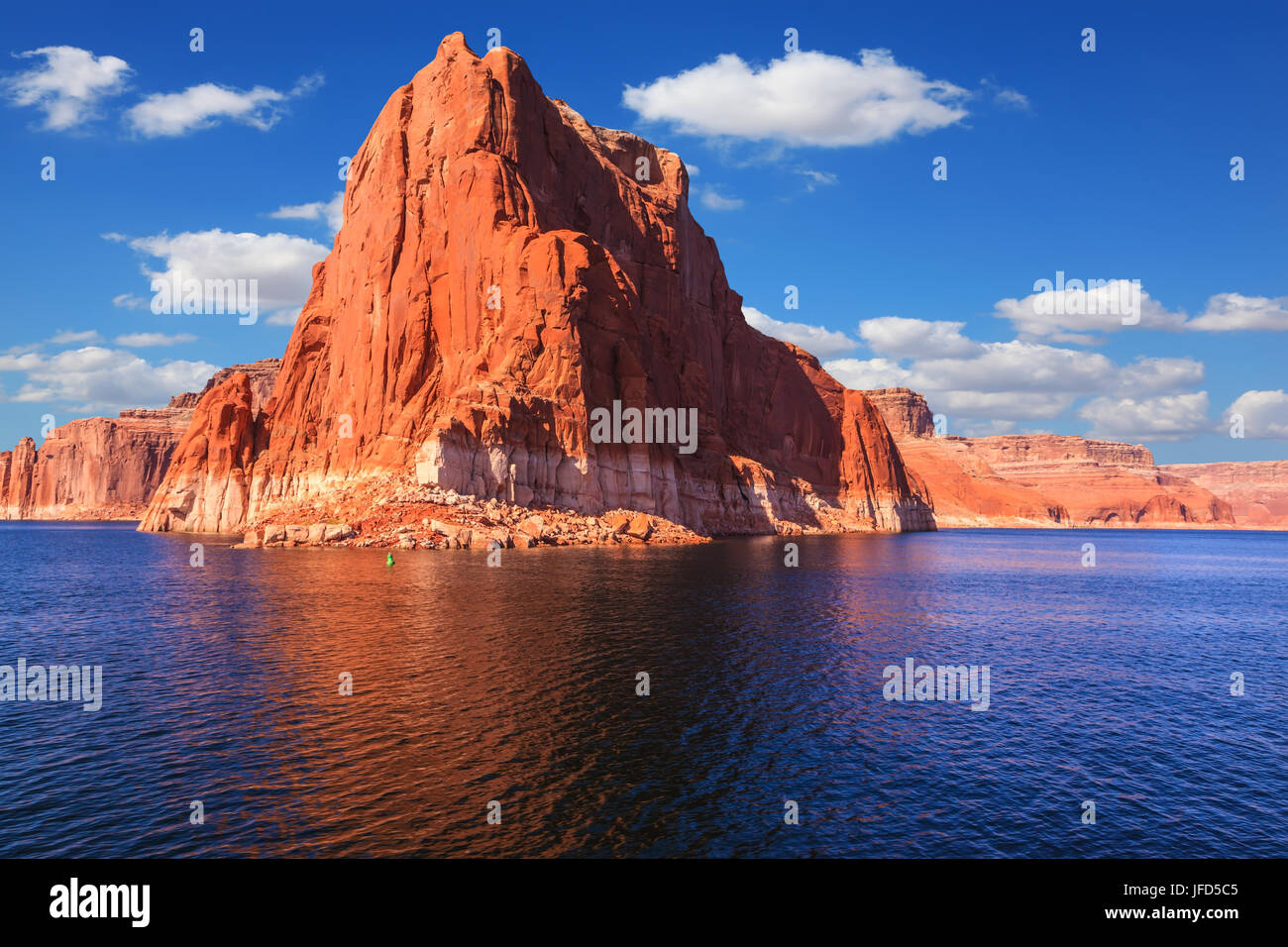 Artificial water wave hi-res stock photography and images - Alamy
