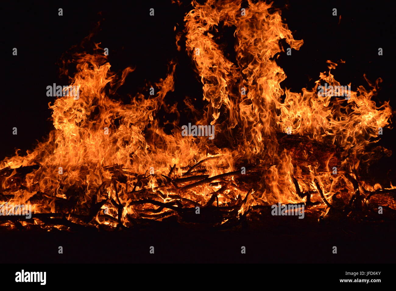 Vertical fire night hi-res stock photography and images - Alamy