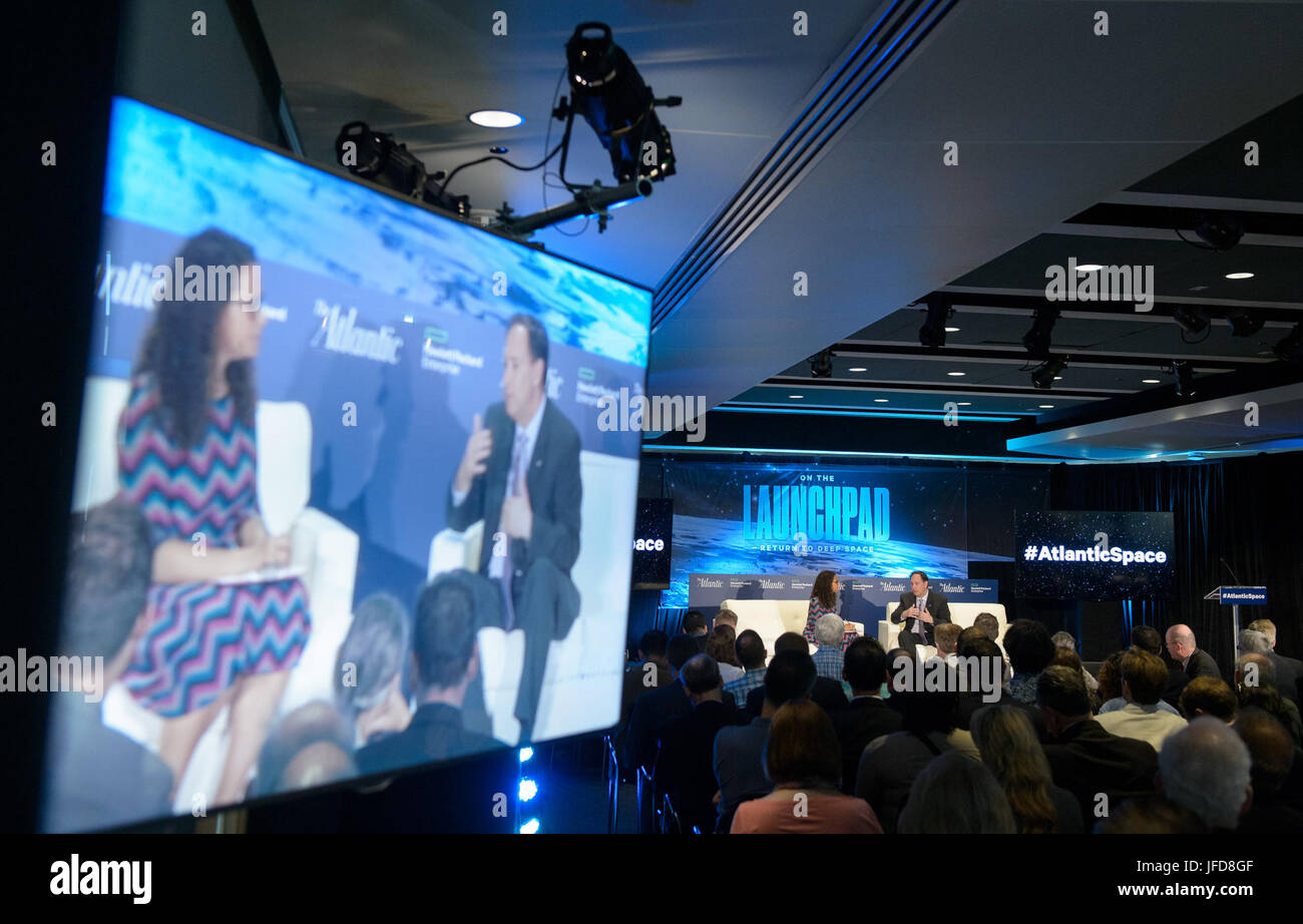 Left and alison hi-res stock photography and images - Alamy