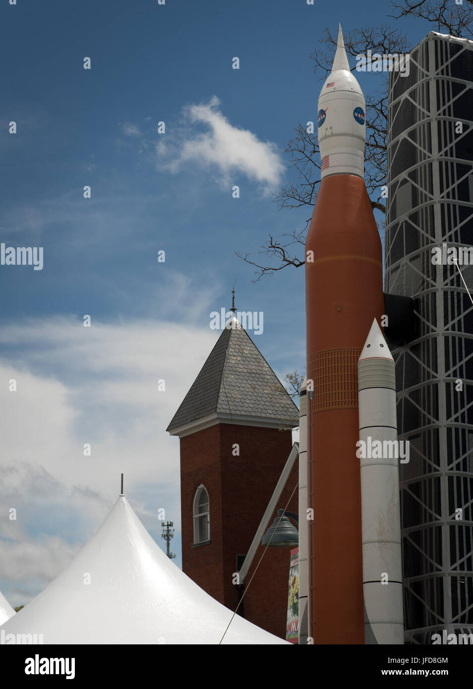 Public space on new hi-res stock photography and images - Alamy