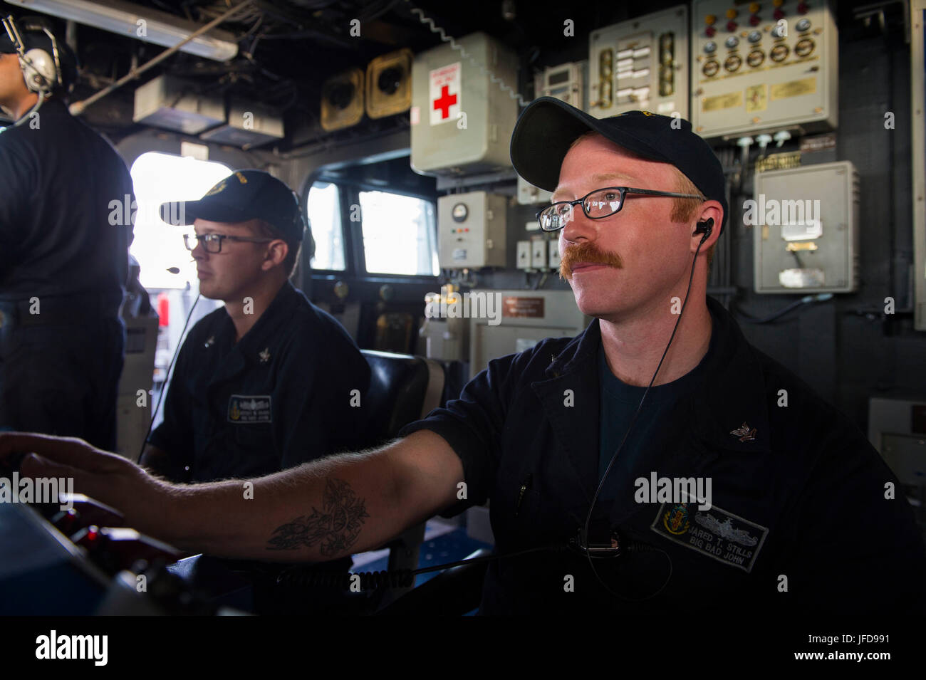 Uss mccain hi-res stock photography and images - Alamy