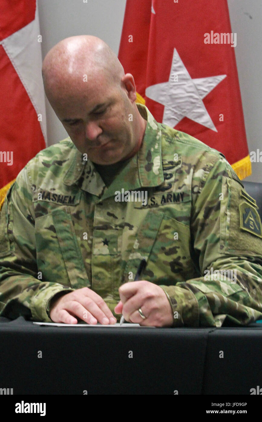 Army Reserve Engagement Cell Stock Photos & Army Reserve Engagement ...