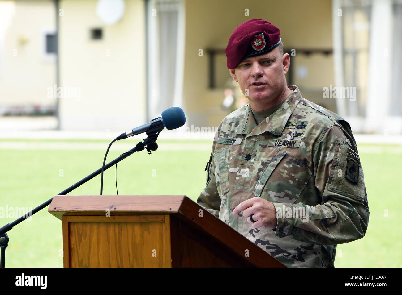 U. S. Army Paratrooper Lt. Col. Robert M. Shaw, incoming commander 1st ...