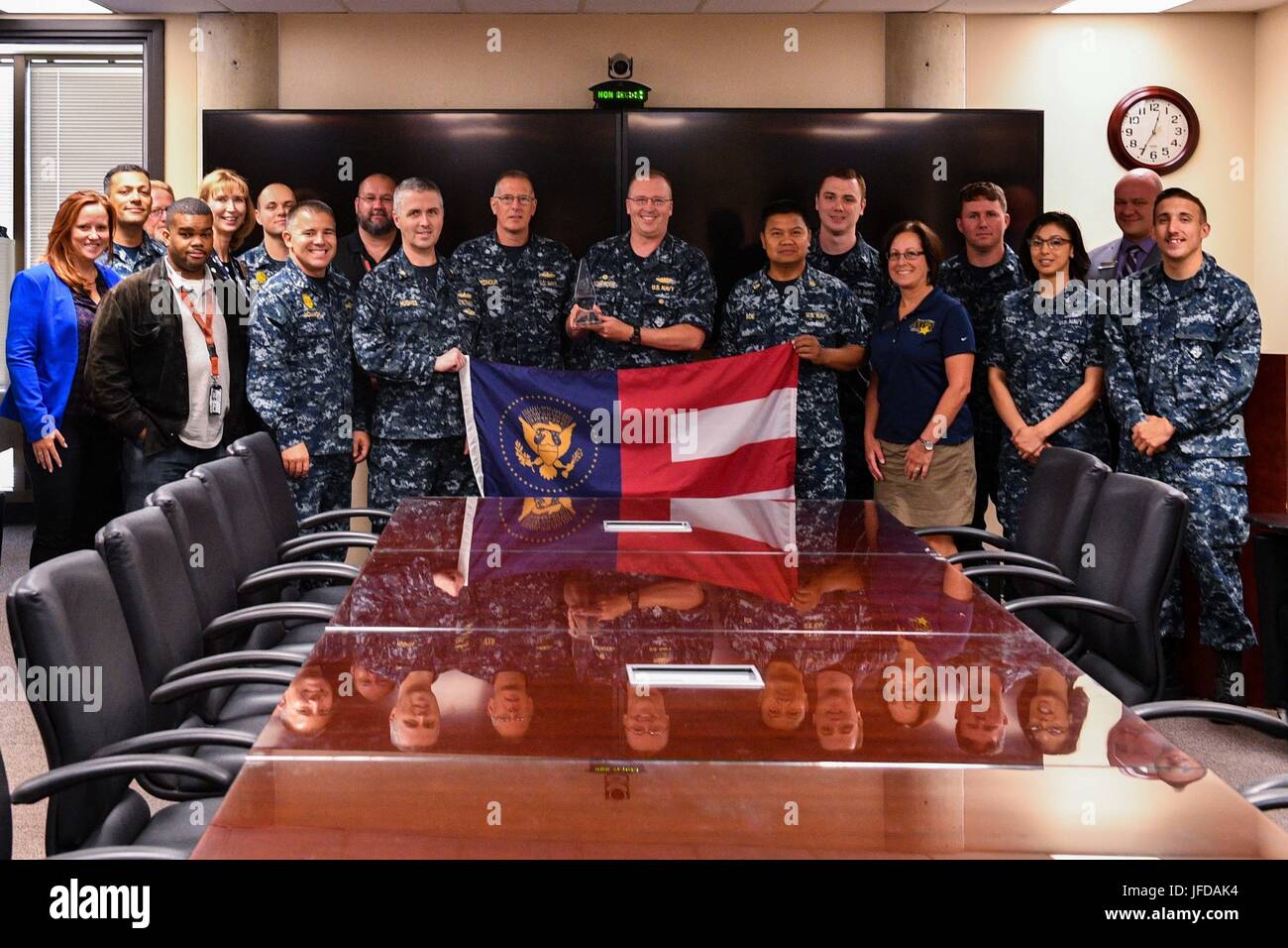 170629-N-SH284-014 SILVERDALE, Wash. (June 29, 2017) Capt. Alan ...