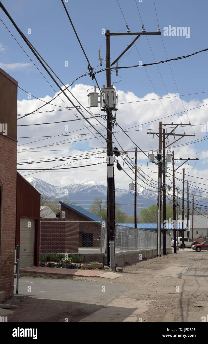 Wires poles hi-res stock photography and images - Alamy