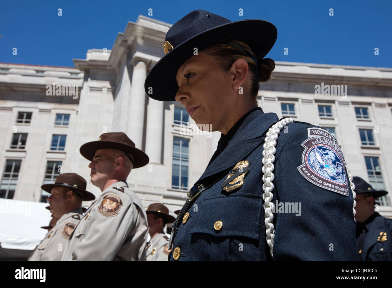 Honoring police officers hi-res stock photography and images - Alamy